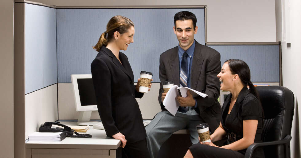 How to welcome a new colleague at work | Femina.in