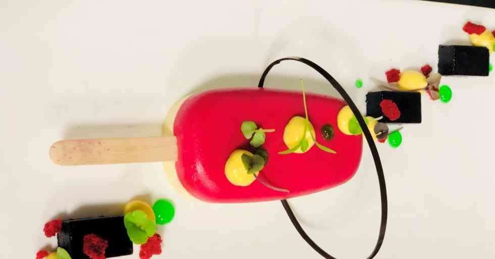 Easy dessert recipe: Mango and red berry lollies | Femina.in