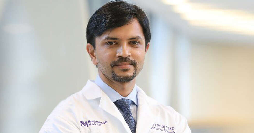 Indian Doctor Performs First Double Lung Transplant For COVID Patient ...