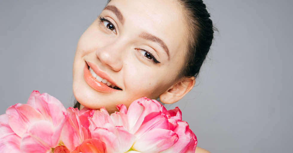 Beauty DIYs Using Flowers | Femina.in