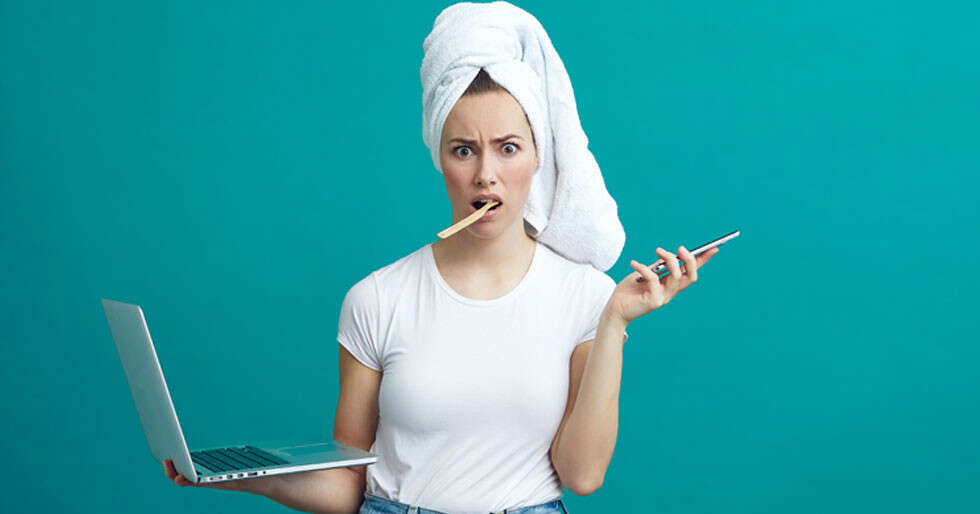6 Ways To Hang Up On Someone When You’re At Home Doing Nothing | Femina.in