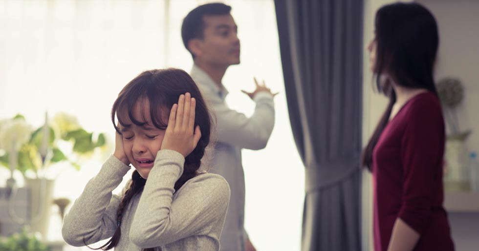 How Parental Separation Affects Children’s Communication | Femina.in