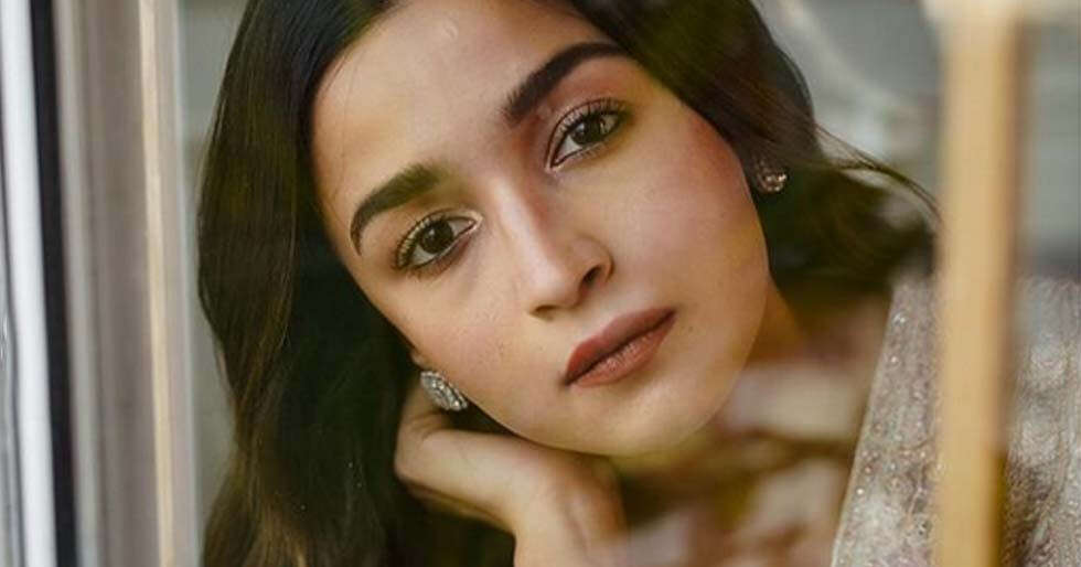Alia Bhatt Made An Elegant Case For Brown Lips With This Look | Femina.in