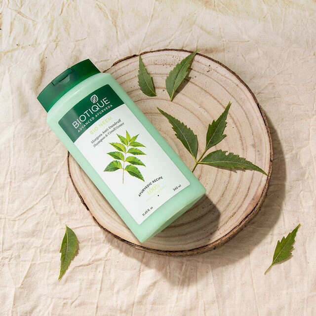 Bid Adieu To Your Dandruff With These Anti-Dandruff Shampoos | Femina.in Bid Adieu To Your Dandruff With These Anti-Dandruff Shampoos | Femina.in