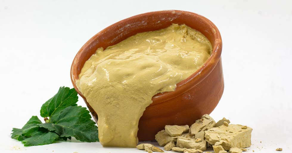 Six DIY Multani Mitti Face Packs For Oily Skin | Femina.in