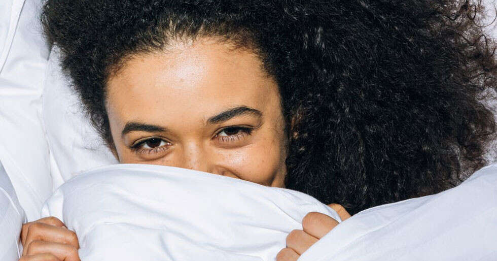 8 Things To Keep In Mind Before You Exchange Intimate Pictures | Femina.in