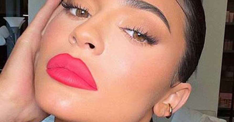 How to Achieve Fuller-Lips Look | Femina.in