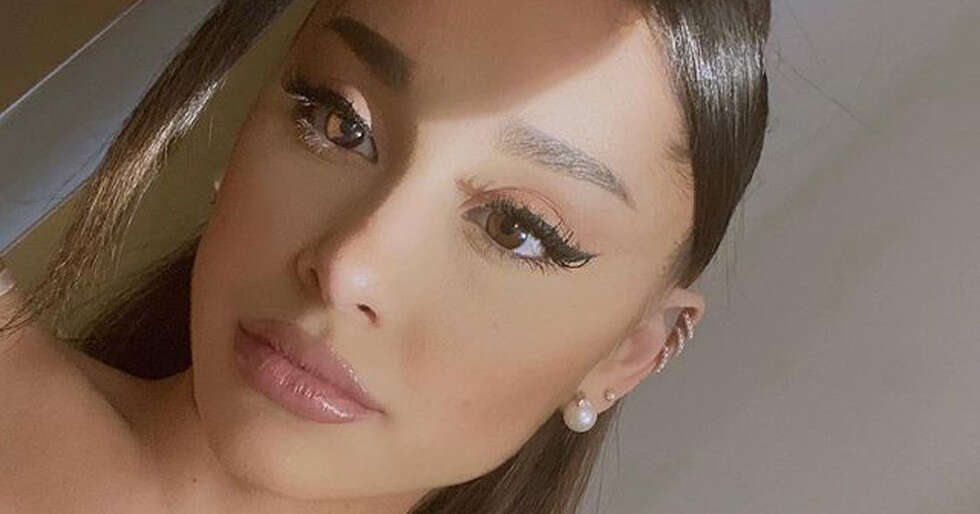 8 Looks That Prove Ariana Grande's Loyalty For Cat Eyeliner | Femina.in