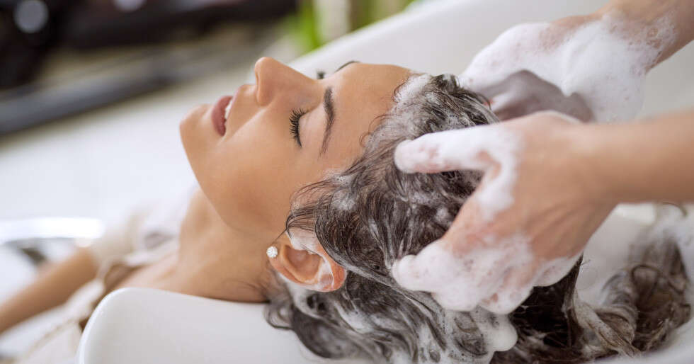 How To Choose The Right Shampoo Based On Your Hair Type: Expert Advice ...