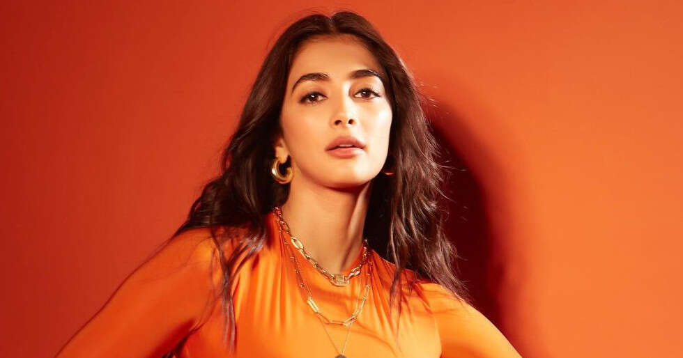 When Pooja Hegde Aced the Citrus Trend