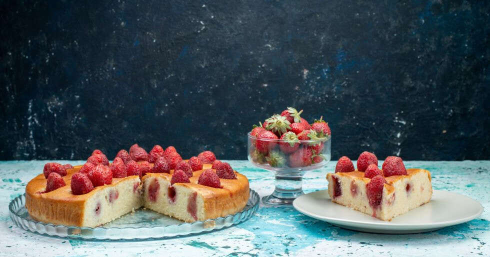 Treat Yourself Today: Fresh Strawberry Sponge Cake | Femina.in