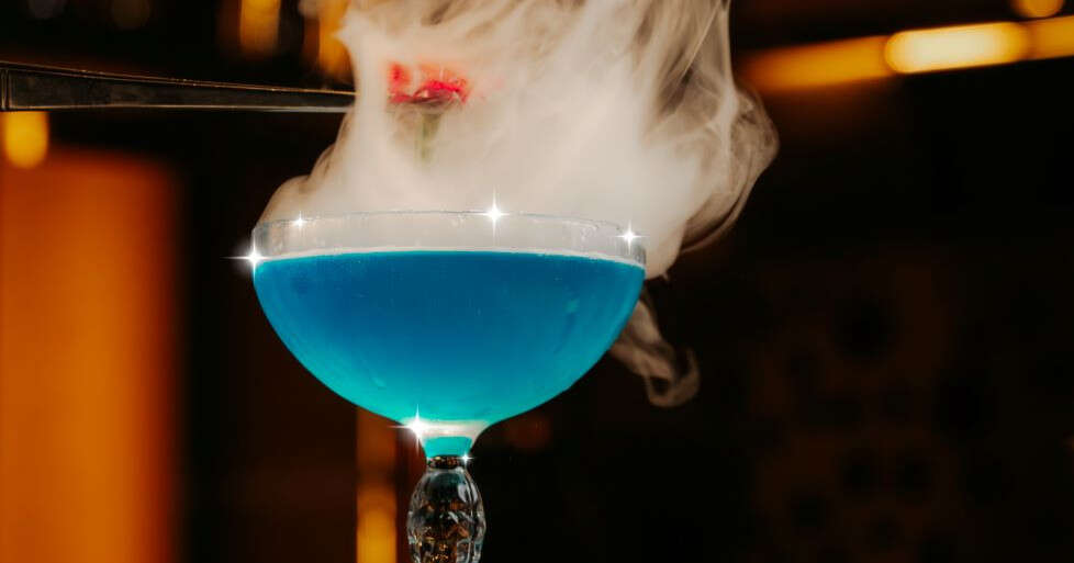 A Cocktail To Try This Weekend: Midnight Kiss | Femina.in