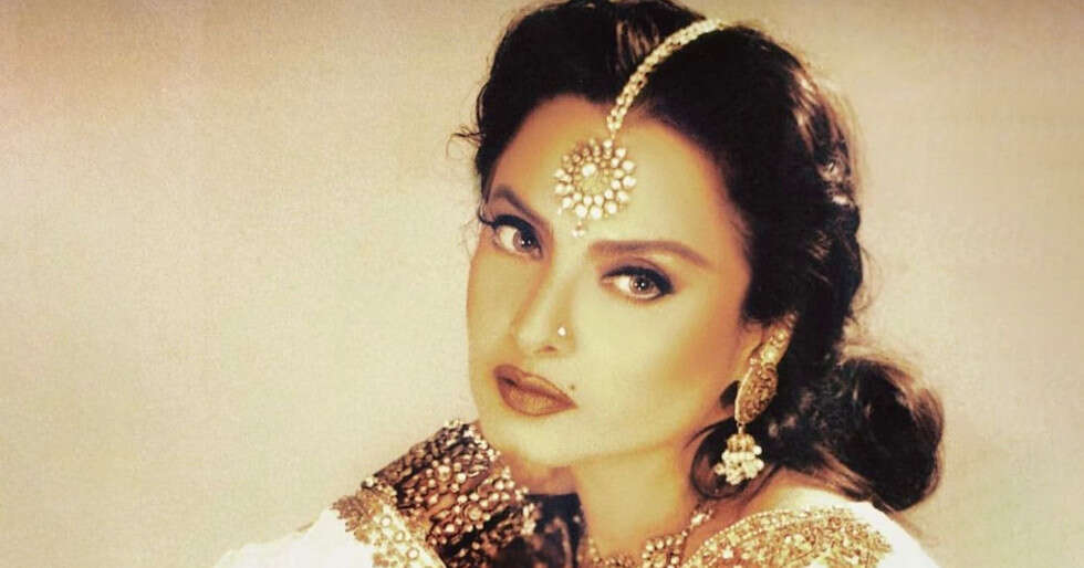 7 Times Rekha Made Our Heads Turn With Her Fashion Statement