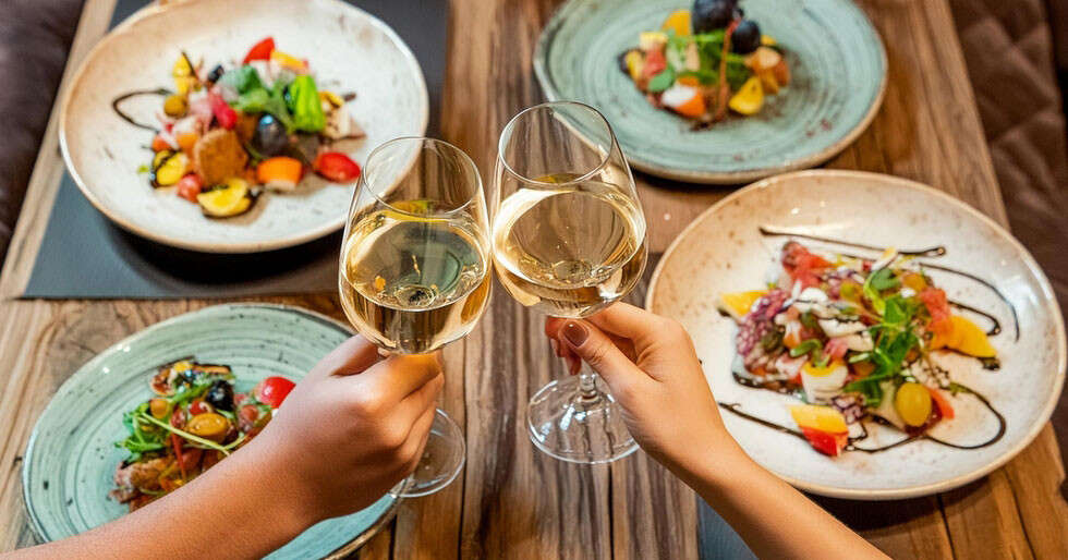 Head To These Restaurants In Delhi To Experience The Festive Cheer ...