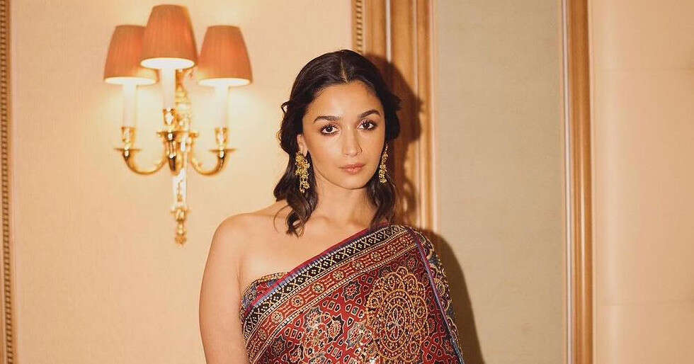 5 Things About Alia Bhatt’s Ajrakh Sari Look