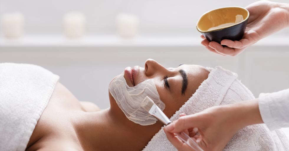 5 Facials To Try This Year To Have Glowing Skin | Femina.in