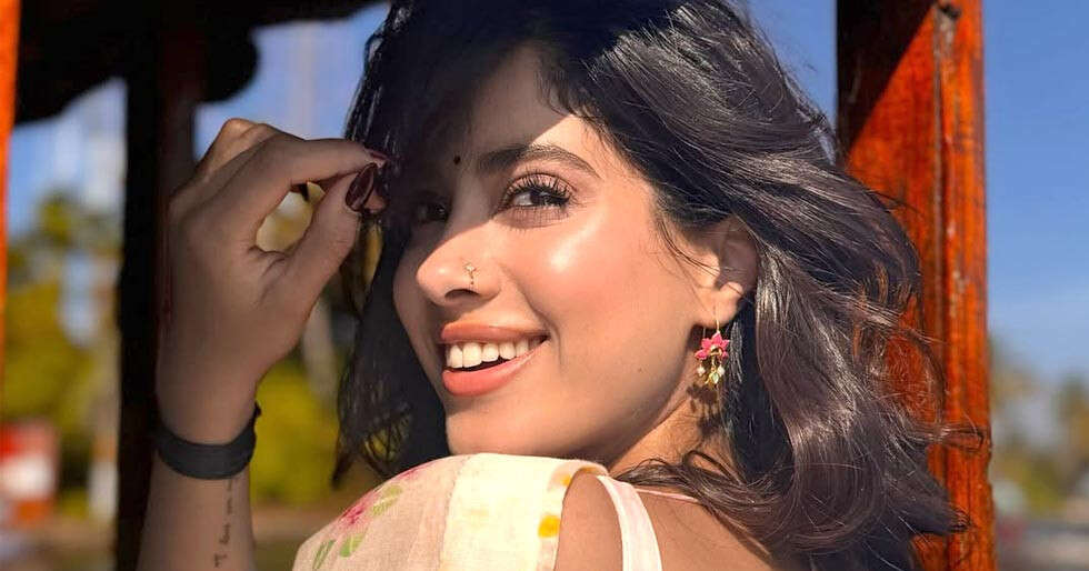 7 Best Oils To Treat Itchy and Irritated Scalp