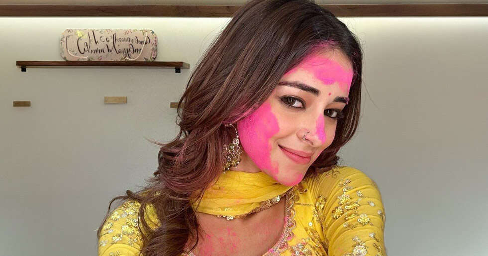 7 Post-Holi Face Masks To Remove Colours From Skin