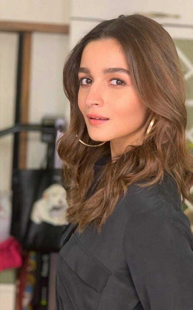 35 Best Simple and Easy Hairstyles for Working Women | Femina.in