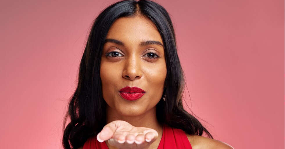6 Transfer-Proof Lipsticks Worth Buying With Your Salary