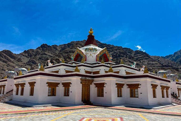 7 Monasteries In Ladakh That Welcome Travellers Seeking Emotional ...
