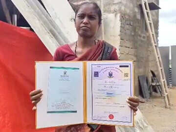 Story Of Inspiration! Bharathi, A Tribal Farm Labourer, Secures PhD ...