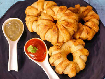 Ring Samosas Recipe By Chef Sanjeev Kapoor | Femina.in