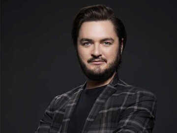 Hair Expert Dafydd Thomas On Indian Hair Health, The Right Tools, And ...